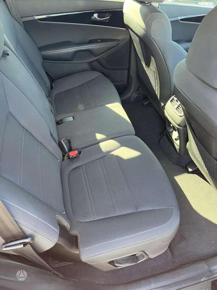 Melns Kia Sorento 2019 Kauņa, ar dzinēja tilpumu 2.40 L un nobraukumu 47 tūkst. km par 12500 €, foto 11 vietnē AUTOMOTO.COM.LV
