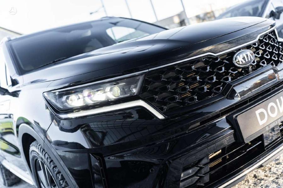 Black Kia Sorento 2020 in Vilnius, with an engine capacity of 1.60 L and mileage of 112 thousand km for 26990 €, photo 8 on AUTOMOTO.COM.LV