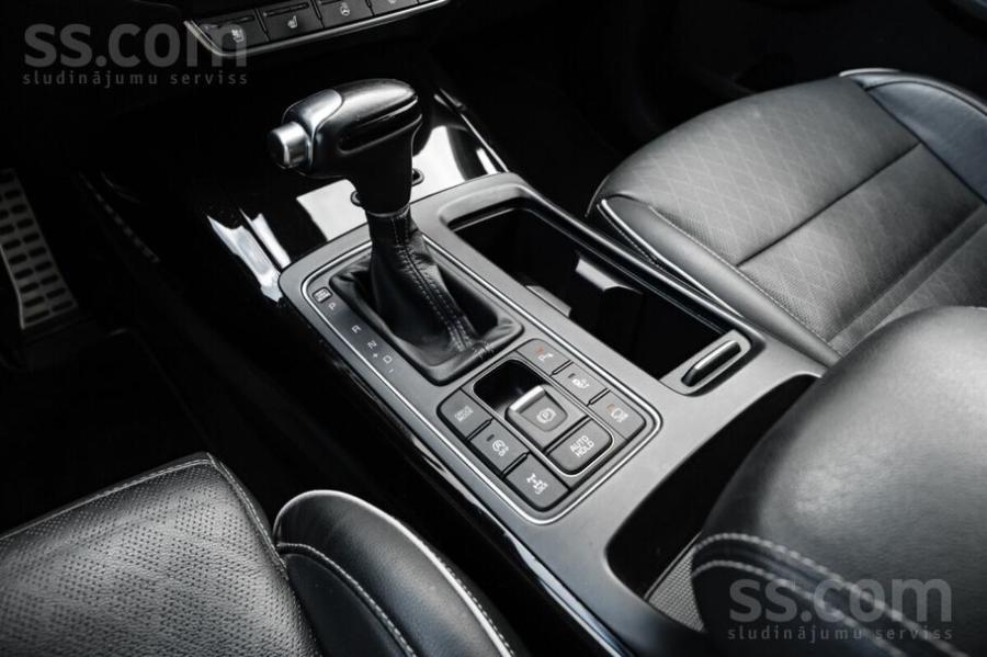 Melns Kia Sorento 2020 Rīga, ar dzinēja tilpumu 2.20 L un nobraukumu 62 tūkst. km par 22950 €, foto 25 vietnē AUTOMOTO.COM.LV