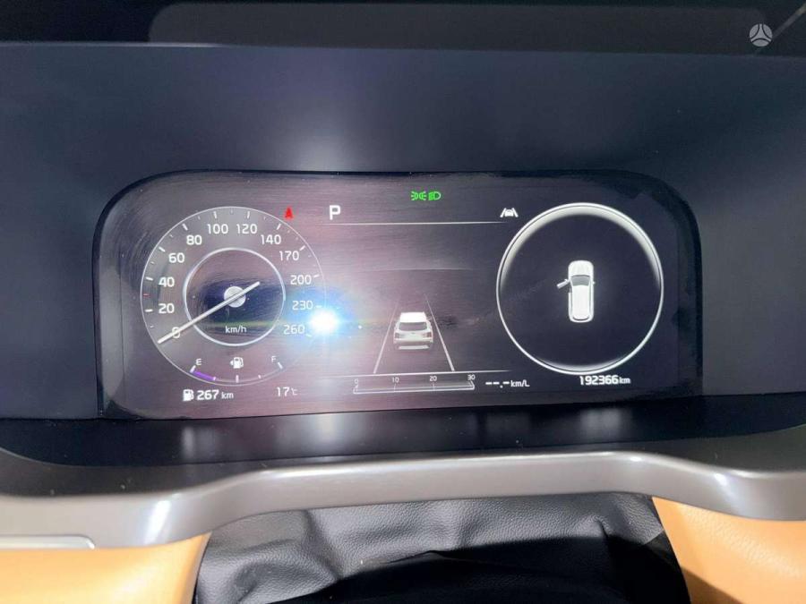 Black Kia Sorento 2020 in Vilnius, with an engine capacity of 2.20 L and mileage of 192 thousand km for 17500 €, photo 7 on AUTOMOTO.COM.LV