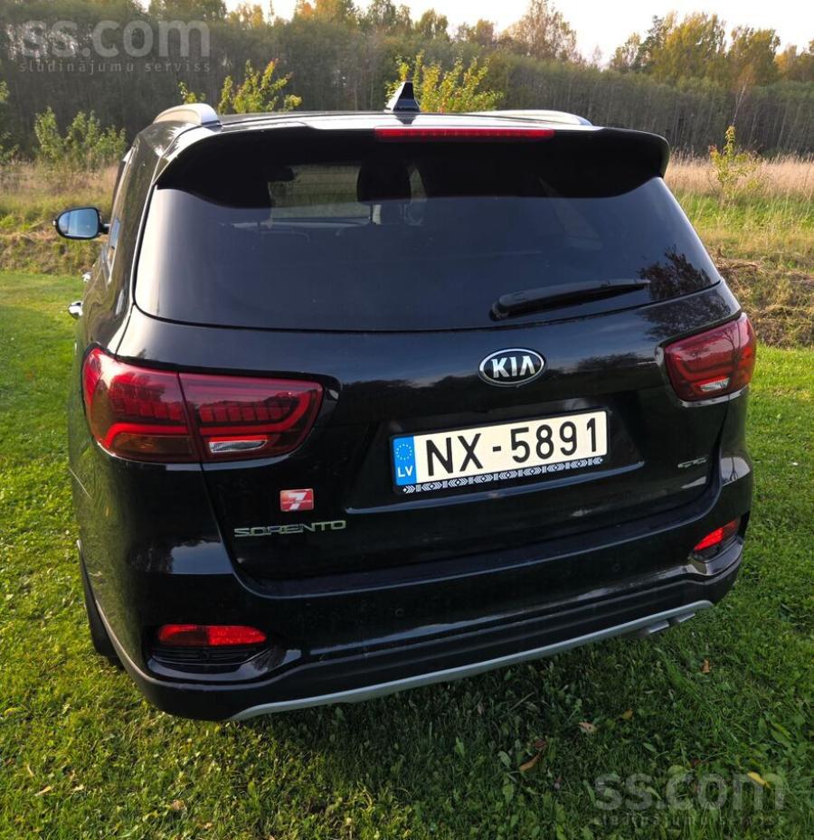 Melns Kia Sorento 2020 Valmiera, ar dzinēja tilpumu 2.20 L un nobraukumu 135 tūkst. km par 25260 €, foto 4 vietnē AUTOMOTO.COM.LV
