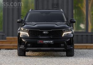 Black Kia Sorento 2021 in Jelgava, with an engine capacity of 1.60 L and mileage of 175 thousand km for 23600 €, photo 4 on AUTOMOTO.COM.LV