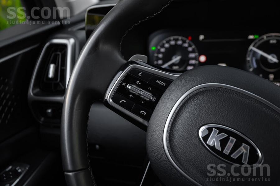 Black Kia Sorento 2021 in Jelgava, with an engine capacity of 1.60 L and mileage of 175 thousand km for 23600 €, photo 15 on AUTOMOTO.COM.LV