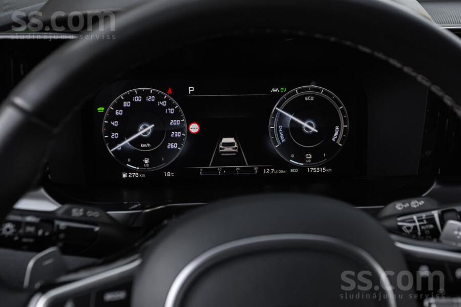 Black Kia Sorento 2021 in Jelgava, with an engine capacity of 1.60 L and mileage of 175 thousand km for 23600 €, photo 17 on AUTOMOTO.COM.LV