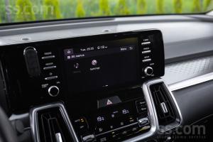 Black Kia Sorento 2021 in Jelgava, with an engine capacity of 1.60 L and mileage of 175 thousand km for 23600 €, photo 26 on AUTOMOTO.COM.LV