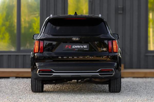 Melns Kia Sorento 2021 Jelgava, ar dzinēja tilpumu 1.60 L un nobraukumu 175 tūkst. km par 23600 €, foto 6 vietnē AUTOMOTO.COM.LV