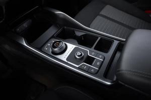 Black Kia Sorento 2021 in Jelgava, with an engine capacity of 1.60 L and mileage of 175 thousand km for 23600 €, photo 19 on AUTOMOTO.COM.LV