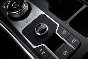 Black Kia Sorento 2021 in Jelgava, with an engine capacity of 1.60 L and mileage of 175 thousand km for 23600 €, photo 29 on AUTOMOTO.COM.LV