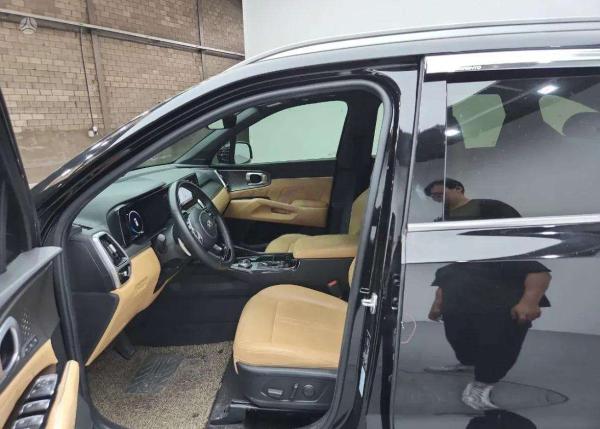 Melns Kia Sorento 2021 Viļņa, ar dzinēja tilpumu 2.15 L un nobraukumu 145 tūkst. km par 23849 €, foto 5 vietnē AUTOMOTO.COM.LV