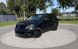 Black Kia Sorento 2021 in Vilnius, with an engine capacity of 2.50 L and mileage of 186 thousand km for 24000 €, photo  on AUTOMOTO.COM.LV