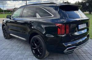 Black Kia Sorento 2021 in Vilnius, with an engine capacity of 2.50 L and mileage of 186 thousand km for 24000 €, photo 5 on AUTOMOTO.COM.LV