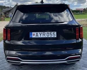 Black Kia Sorento 2021 in Vilnius, with an engine capacity of 2.50 L and mileage of 186 thousand km for 24000 €, photo 9 on AUTOMOTO.COM.LV