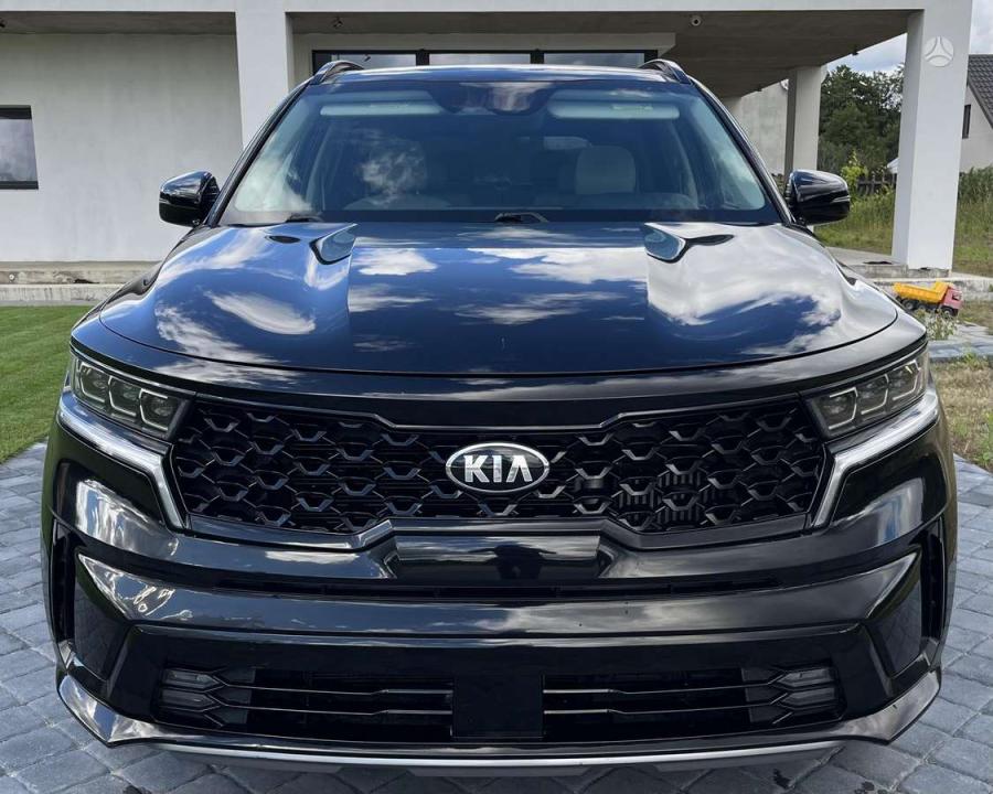 Black Kia Sorento 2021 in Vilnius, with an engine capacity of 2.50 L and mileage of 186 thousand km for 24000 €, photo 12 on AUTOMOTO.COM.LV