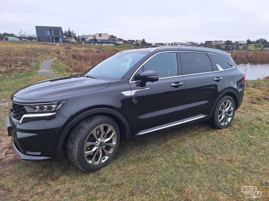 Black Kia Sorento 2022 in Vilnius, with an engine capacity of 2.20 L and mileage of 71 thousand km for 34900 €, photo 3 on AUTOMOTO.COM.LV