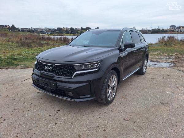 Black Kia Sorento 2022 in Vilnius, with an engine capacity of 2.20 L and mileage of 71 thousand km for 32500 €, photo 1 on AUTOMOTO.COM.LV