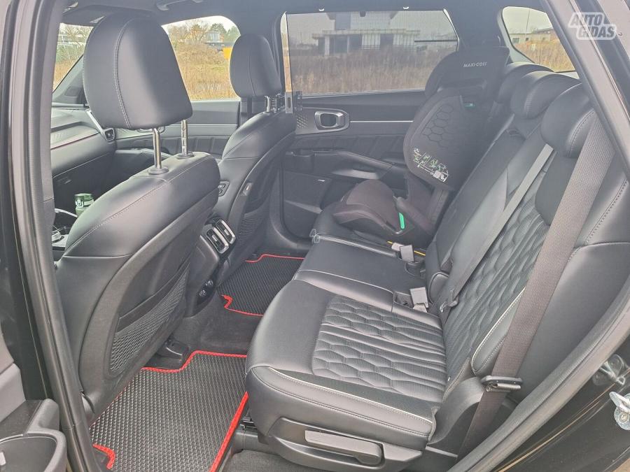 Melns Kia Sorento 2022 Viļņa, ar dzinēja tilpumu 2.20 L un nobraukumu 71 tūkst. km par 32500 €, foto 6 vietnē AUTOMOTO.COM.LV