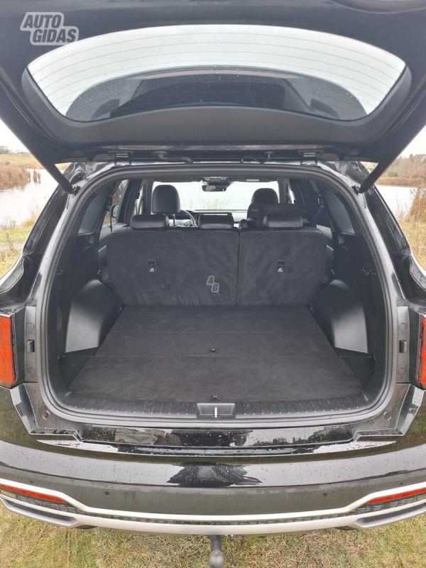Black Kia Sorento 2022 in Vilnius, with an engine capacity of 2.20 L and mileage of 71 thousand km for 32500 €, photo 6 on AUTOMOTO.COM.LV