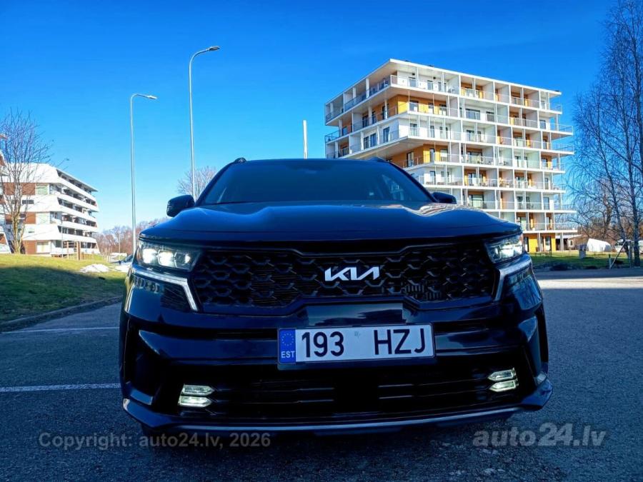 Melns Kia Sorento 2022 Tartu, ar dzinēja tilpumu 2.50 L un nobraukumu 23 tūkst. km par 45999 €, foto 3 vietnē AUTOMOTO.COM.LV