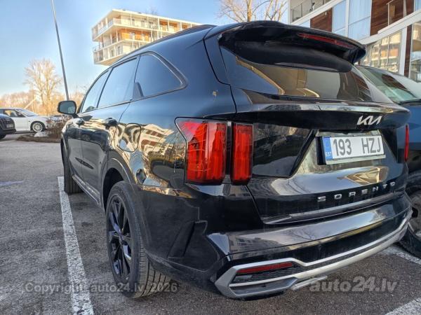 Black Kia Sorento 2022 in Tartu, with an engine capacity of 2.50 L and mileage of 23 thousand km for 45999 €, photo 11 on AUTOMOTO.COM.LV