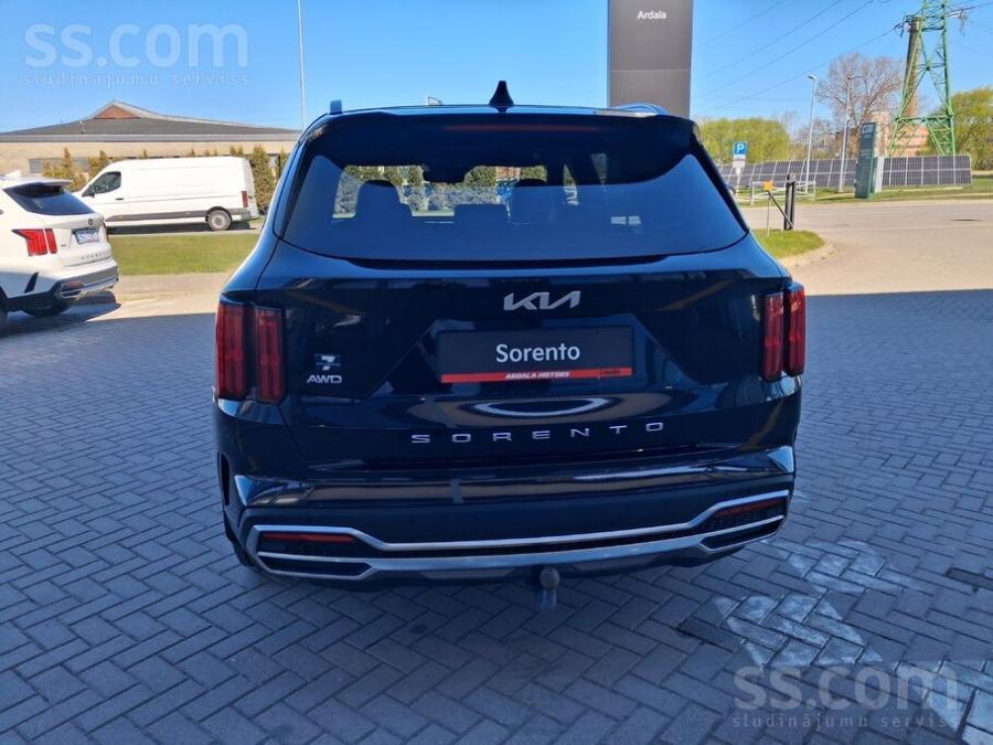 Melns Kia Sorento 2022 Liepāja, ar dzinēja tilpumu 2.20 L un nobraukumu 82 tūkst. km par 37900 €, foto 8 vietnē AUTOMOTO.COM.LV