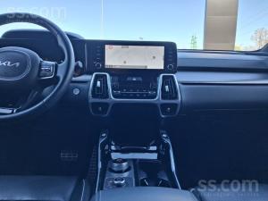 Melns Kia Sorento 2022 Liepāja, ar dzinēja tilpumu 2.20 L un nobraukumu 82 tūkst. km par 37900 €, foto 17 vietnē AUTOMOTO.COM.LV