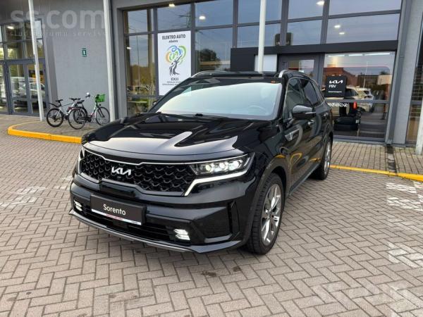 Black Kia Sorento 2022 in Liepaja, with an engine capacity of 2.20 L and mileage of 82 thousand km for 36000 €, photo 4 on AUTOMOTO.COM.LV