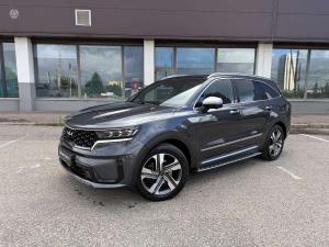 Black Kia Sorento 2022 in Vilnius, with an engine capacity of 1.60 L and mileage of 173 thousand km for 24950 €, photo  on AUTOMOTO.COM.LV
