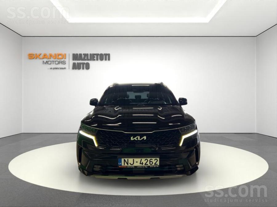 Melns Kia Sorento 2022 Rīga, ar dzinēja tilpumu 1.60 L un nobraukumu 94 tūkst. km par 32490 €, foto 3 vietnē AUTOMOTO.COM.LV