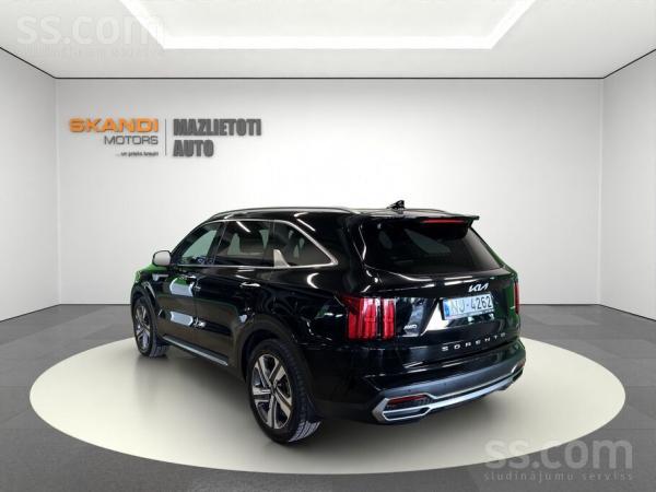 Melns Kia Sorento 2022 Rīga, ar dzinēja tilpumu 1.60 L un nobraukumu 94 tūkst. km par 32490 €, foto 5 vietnē AUTOMOTO.COM.LV