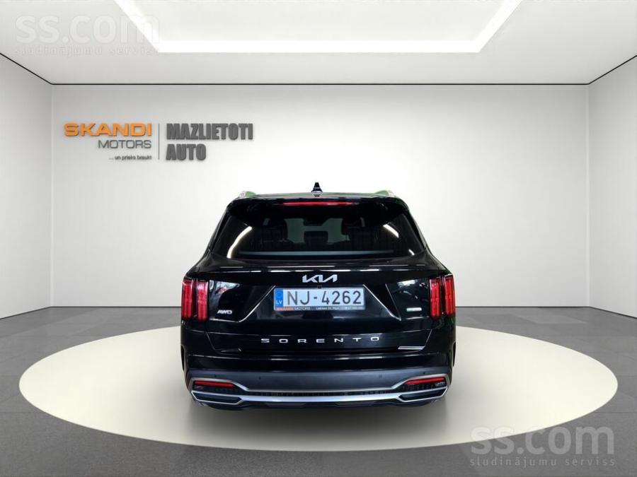 Melns Kia Sorento 2022 Rīga, ar dzinēja tilpumu 1.60 L un nobraukumu 94 tūkst. km par 32490 €, foto 6 vietnē AUTOMOTO.COM.LV