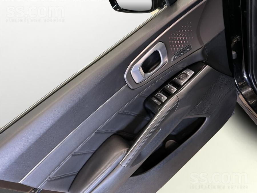 Melns Kia Sorento 2022 Rīga, ar dzinēja tilpumu 1.60 L un nobraukumu 94 tūkst. km par 32490 €, foto 13 vietnē AUTOMOTO.COM.LV
