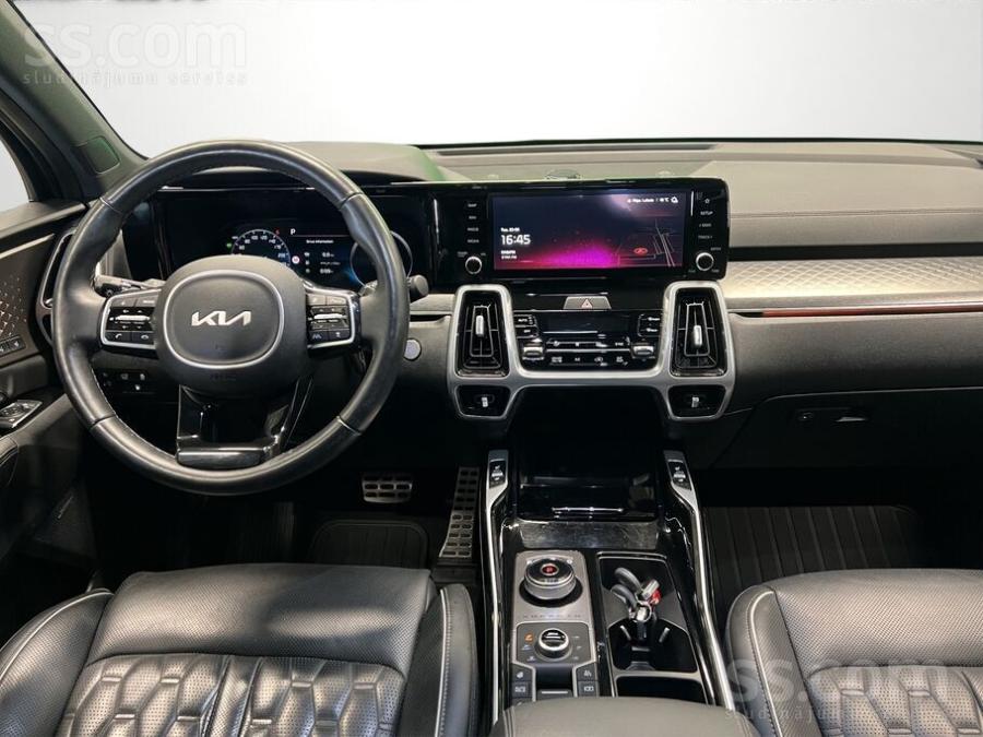 Melns Kia Sorento 2022 Rīga, ar dzinēja tilpumu 1.60 L un nobraukumu 94 tūkst. km par 32490 €, foto 15 vietnē AUTOMOTO.COM.LV