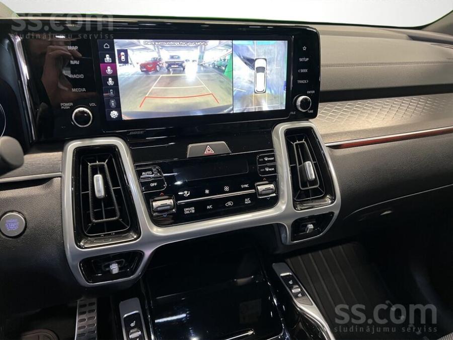 Melns Kia Sorento 2022 Rīga, ar dzinēja tilpumu 1.60 L un nobraukumu 94 tūkst. km par 32490 €, foto 17 vietnē AUTOMOTO.COM.LV