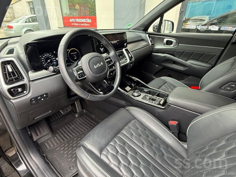 Melns Kia Sorento 2022 Rīga, ar dzinēja tilpumu 1.60 L un nobraukumu 23 tūkst. km par 39900 €, foto 10 vietnē AUTOMOTO.COM.LV