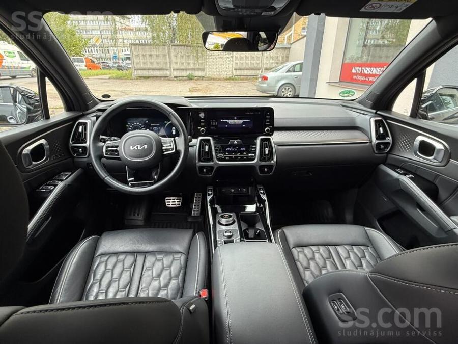 Melns Kia Sorento 2022 Rīga, ar dzinēja tilpumu 1.60 L un nobraukumu 23 tūkst. km par 39900 €, foto 13 vietnē AUTOMOTO.COM.LV