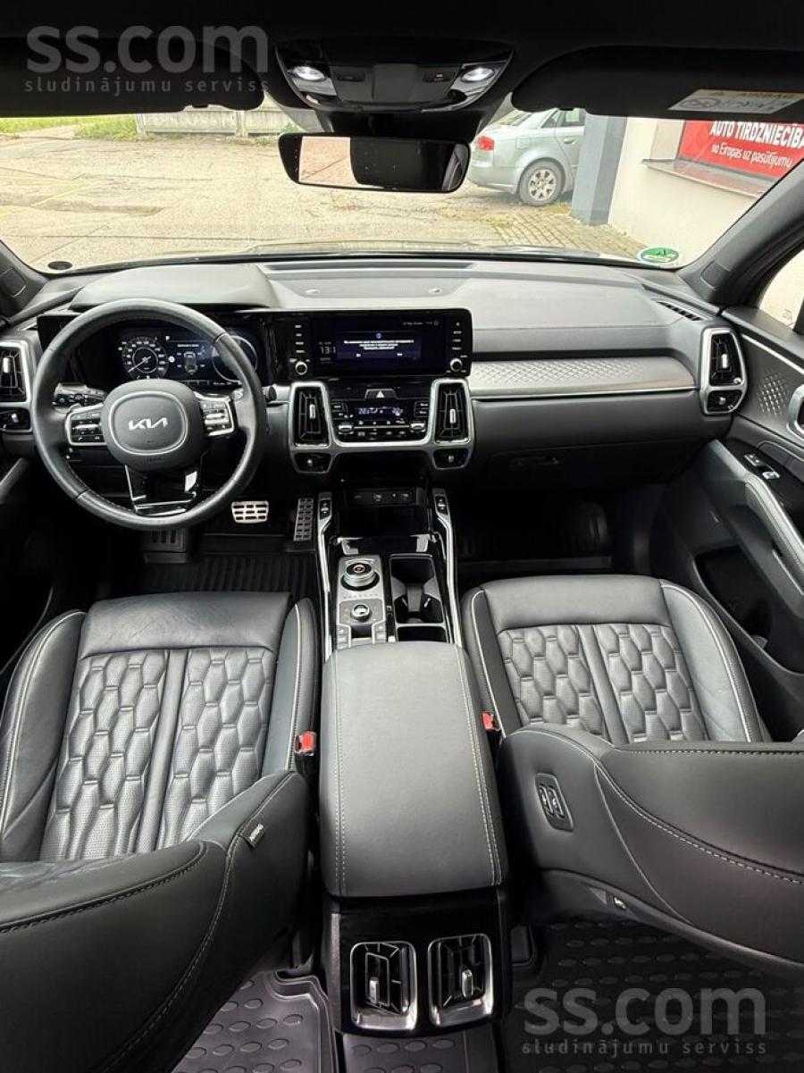 Melns Kia Sorento 2022 Rīga, ar dzinēja tilpumu 1.60 L un nobraukumu 23 tūkst. km par 39900 €, foto 14 vietnē AUTOMOTO.COM.LV