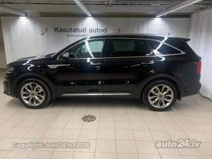 Black Kia Sorento 2023 in Tallinn, with an engine capacity of 2.20 L and mileage of 86 thousand km for 39900 €, photo 5 on AUTOMOTO.COM.LV