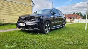 Black Kia Sorento 2023 in Vohma, with an engine capacity of 2.20 L and mileage of 145 thousand km for 37900 €, photo 3 on AUTOMOTO.COM.LV