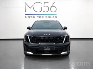 Black Kia Sorento 2025 in Riga, with an engine capacity of 2.20 L and mileage of 58 thousand km for 47900 €, photo 4 on AUTOMOTO.COM.LV