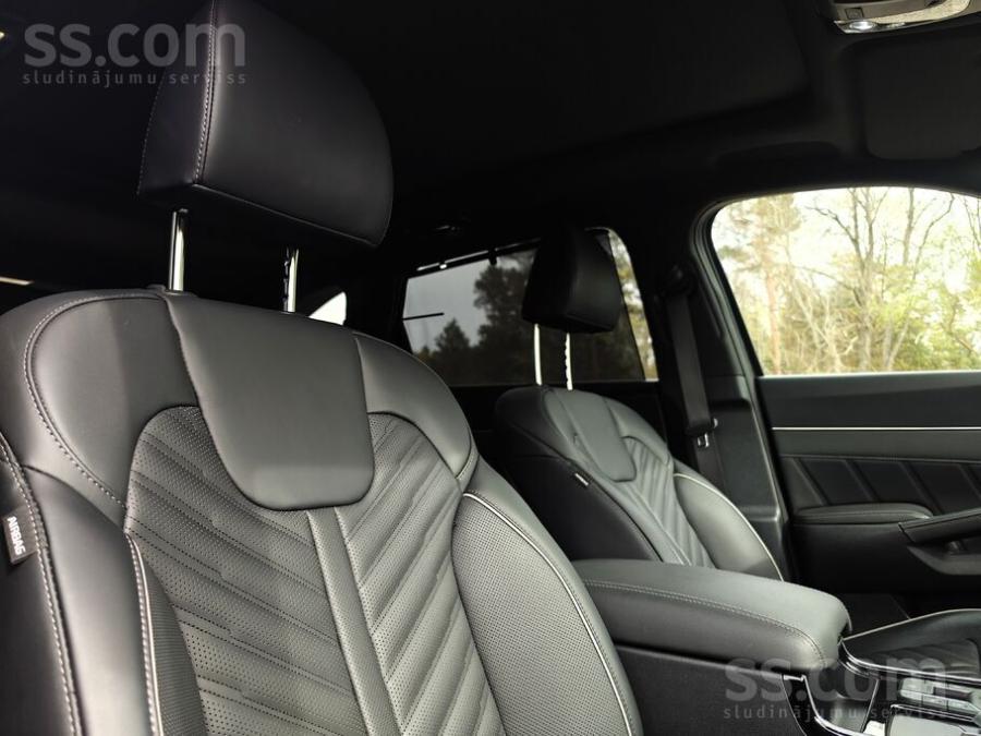 Black Kia Sorento 2025 in Riga, with an engine capacity of 2.20 L and mileage of 58 thousand km for 47900 €, photo 10 on AUTOMOTO.COM.LV