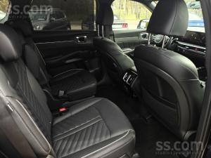 Black Kia Sorento 2025 in Riga, with an engine capacity of 2.20 L and mileage of 58 thousand km for 47900 €, photo 12 on AUTOMOTO.COM.LV