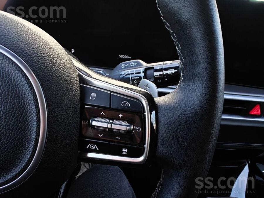 Black Kia Sorento 2025 in Riga, with an engine capacity of 2.20 L and mileage of 58 thousand km for 47900 €, photo 17 on AUTOMOTO.COM.LV