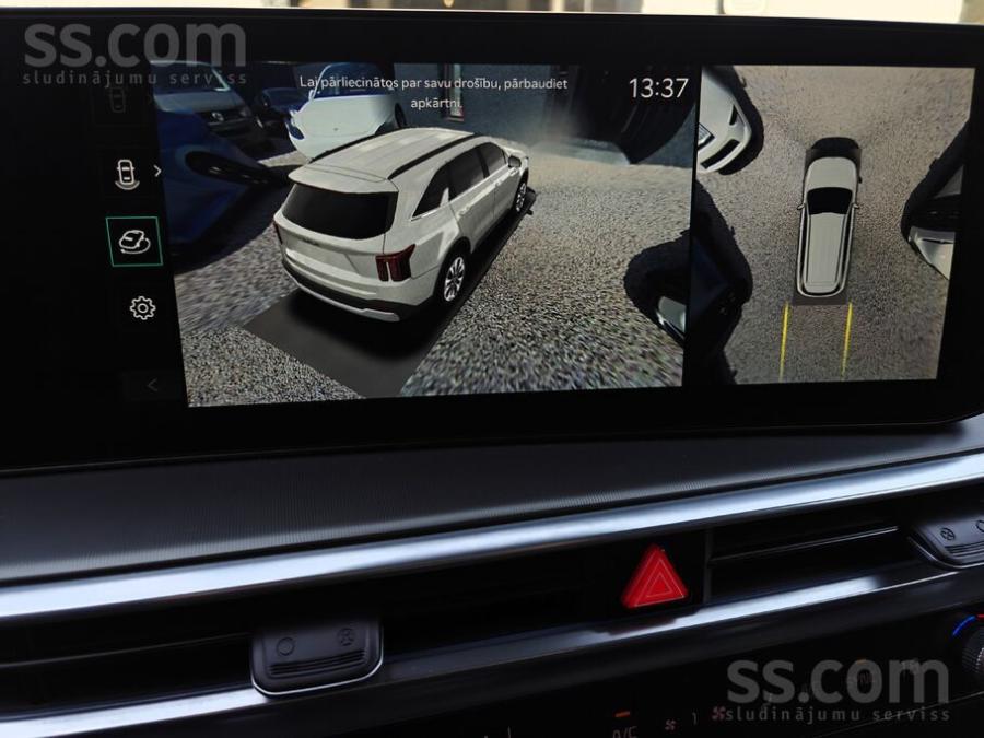 Black Kia Sorento 2025 in Riga, with an engine capacity of 2.20 L and mileage of 58 thousand km for 47900 €, photo 27 on AUTOMOTO.COM.LV