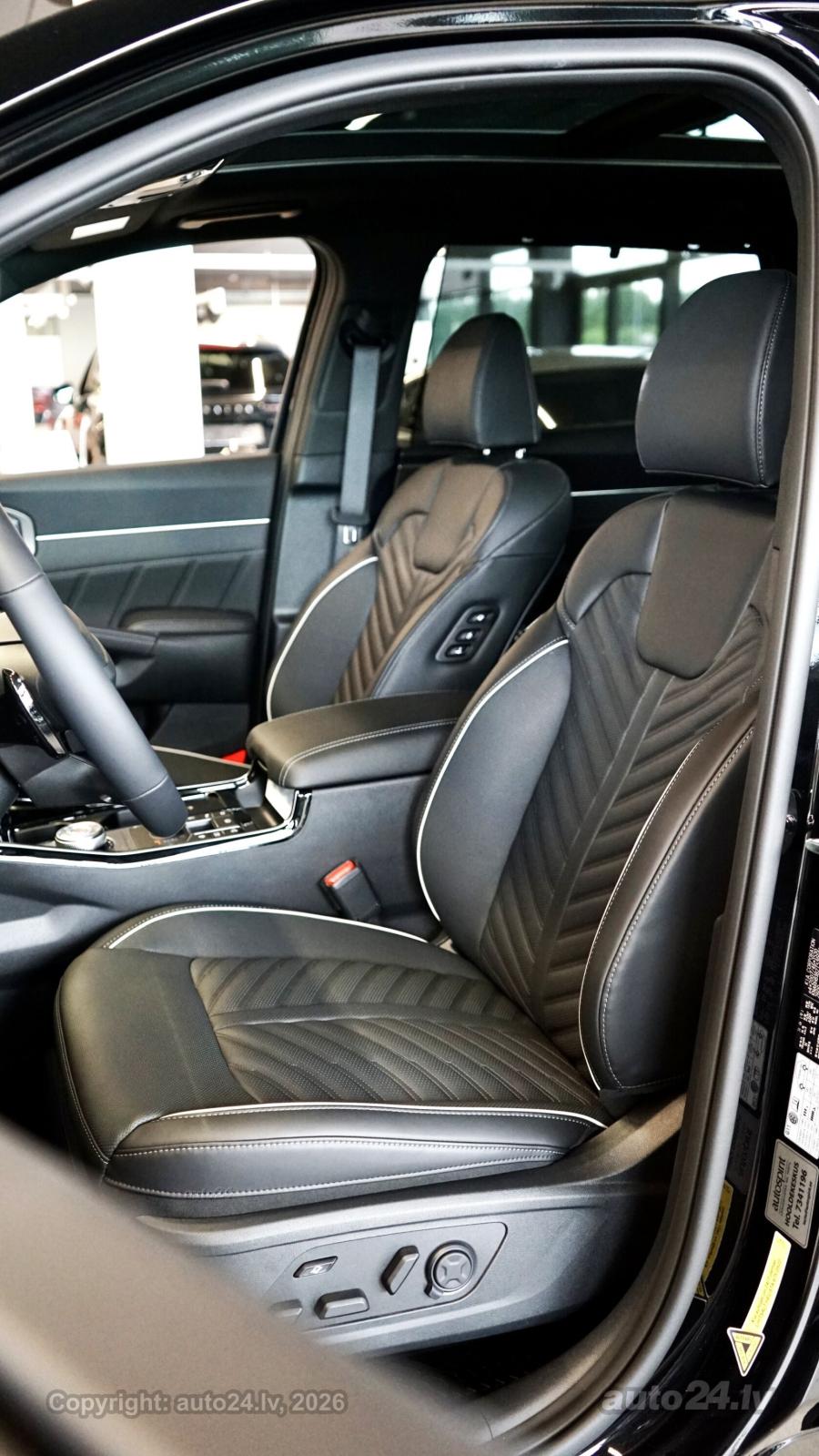 Black Kia Sorento 2026 in Tartu, with an engine capacity of 2.20 L and mileage of 12 thousand km for 63990 €, photo 13 on AUTOMOTO.COM.LV