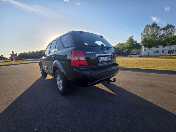 Melns Kia Sorento 2008 Panevēža, ar dzinēja tilpumu 2.50 L un nobraukumu 302 tūkst. km par 3200 €, foto 7 vietnē AUTOMOTO.COM.LV