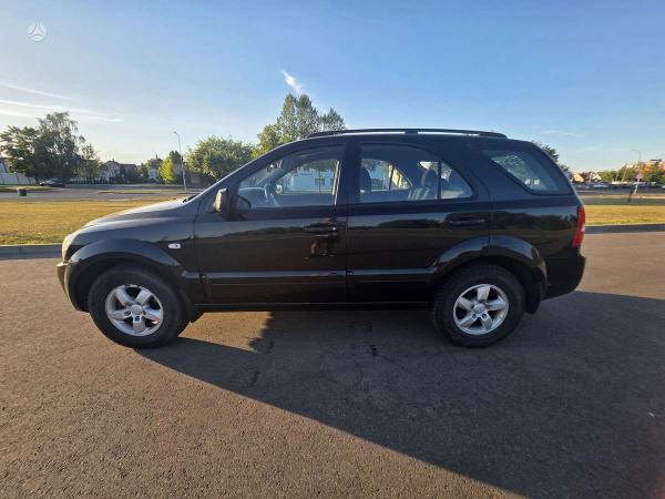 Melns Kia Sorento 2008 Panevēža, ar dzinēja tilpumu 2.50 L un nobraukumu 302 tūkst. km par 3200 €, foto 8 vietnē AUTOMOTO.COM.LV