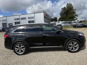 Black Kia Sorento 2016 in Vilnius, with an engine capacity of 2.20 L and mileage of 189 thousand km for 15750 €, photo 9 on AUTOMOTO.COM.LV