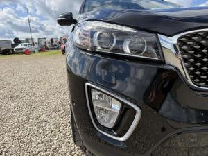 Black Kia Sorento 2016 in Vilnius, with an engine capacity of 2.20 L and mileage of 189 thousand km for 15750 €, photo 13 on AUTOMOTO.COM.LV