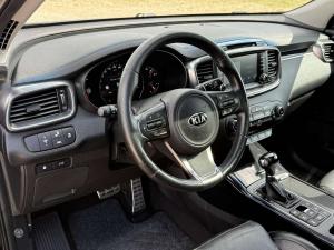 Black Kia Sorento 2016 in Vilnius, with an engine capacity of 2.20 L and mileage of 189 thousand km for 15750 €, photo 33 on AUTOMOTO.COM.LV
