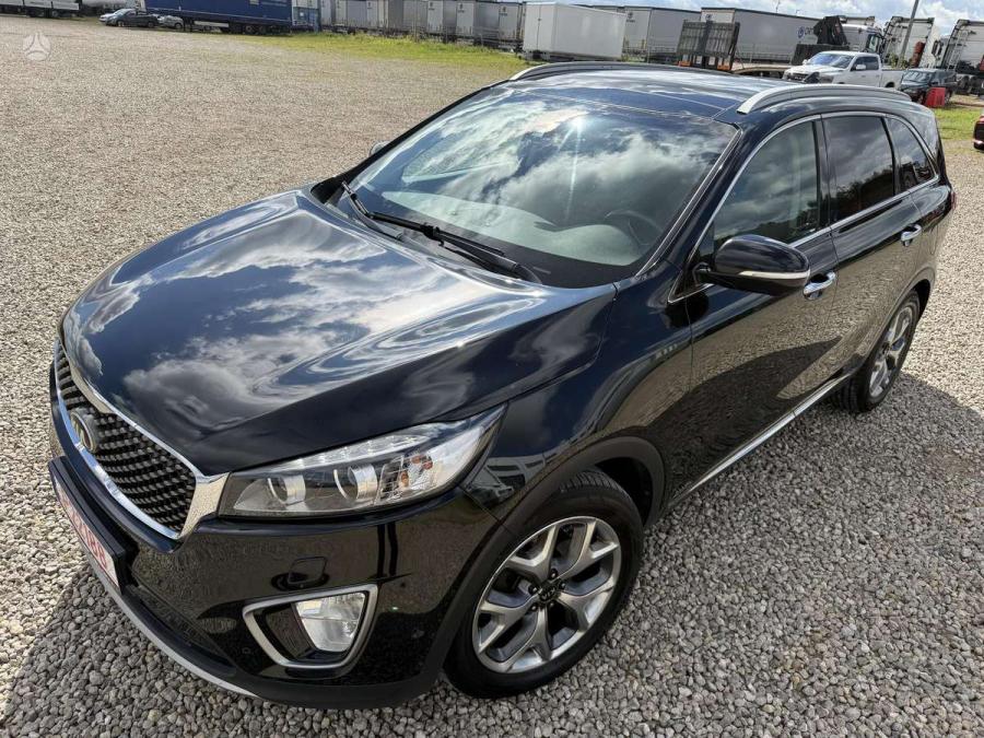 Black Kia Sorento 2016 in Vilnius, with an engine capacity of 2.20 L and mileage of 189 thousand km for 15750 €, photo 43 on AUTOMOTO.COM.LV